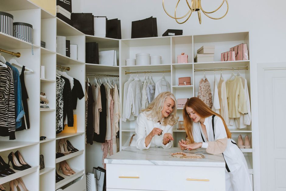 Best Versatile Women's Wardrobe Essentials for Building a Modern Capsu ...